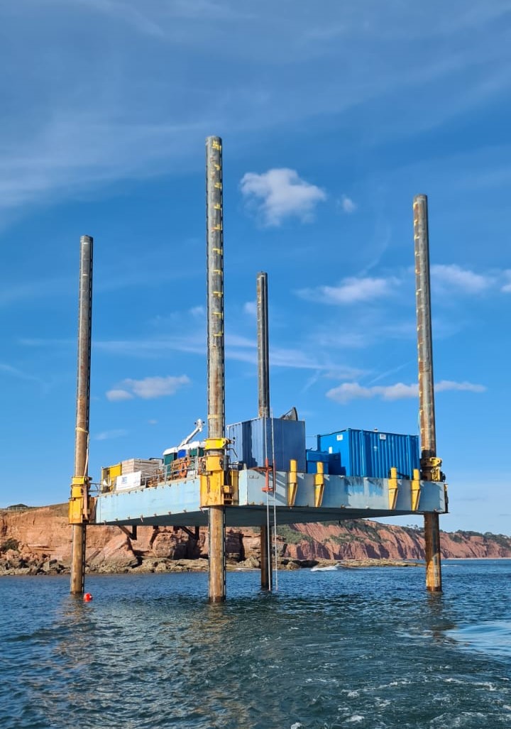 Maritime Solutions: Jack Up Barge 18.3m x 12.2m Flexifloat C-5 Series ...